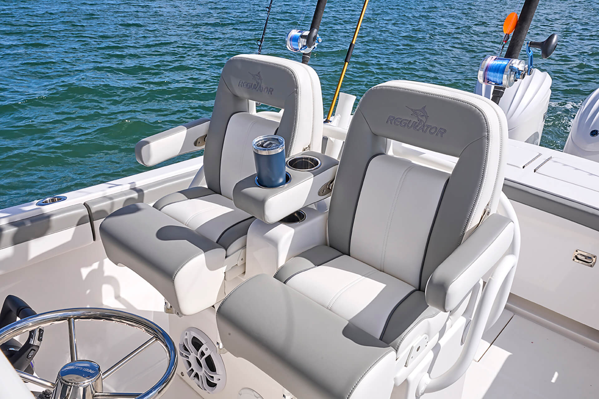 Regulator 28 Center Console Boat | Regulator Marine