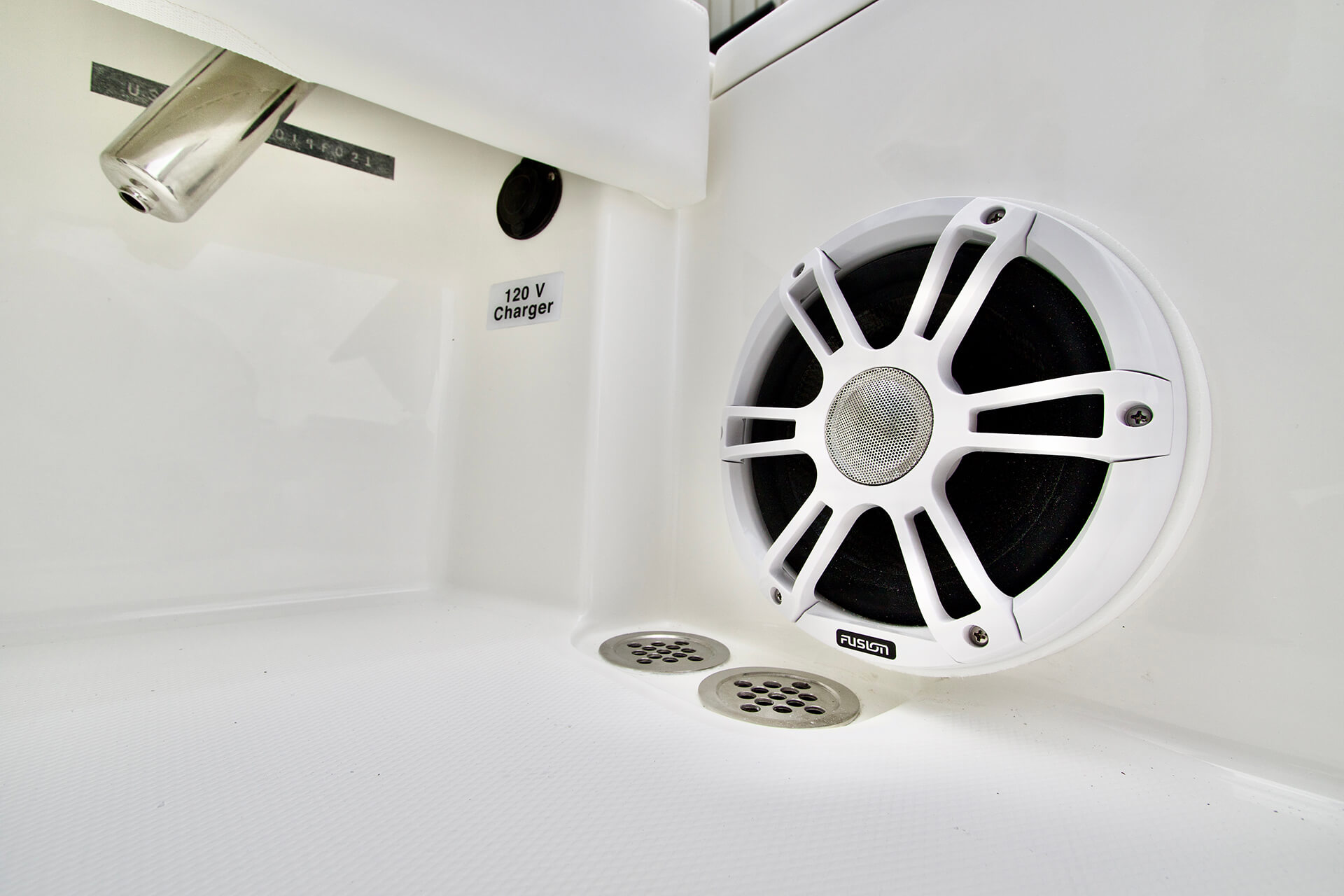 Regulator 24XO: Versatile Center Console | Regulator Marine