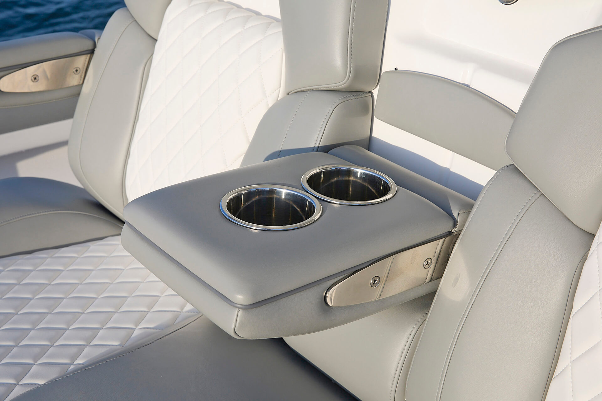 Regulator 37: Premium Offshore Experience | Regulator Marine