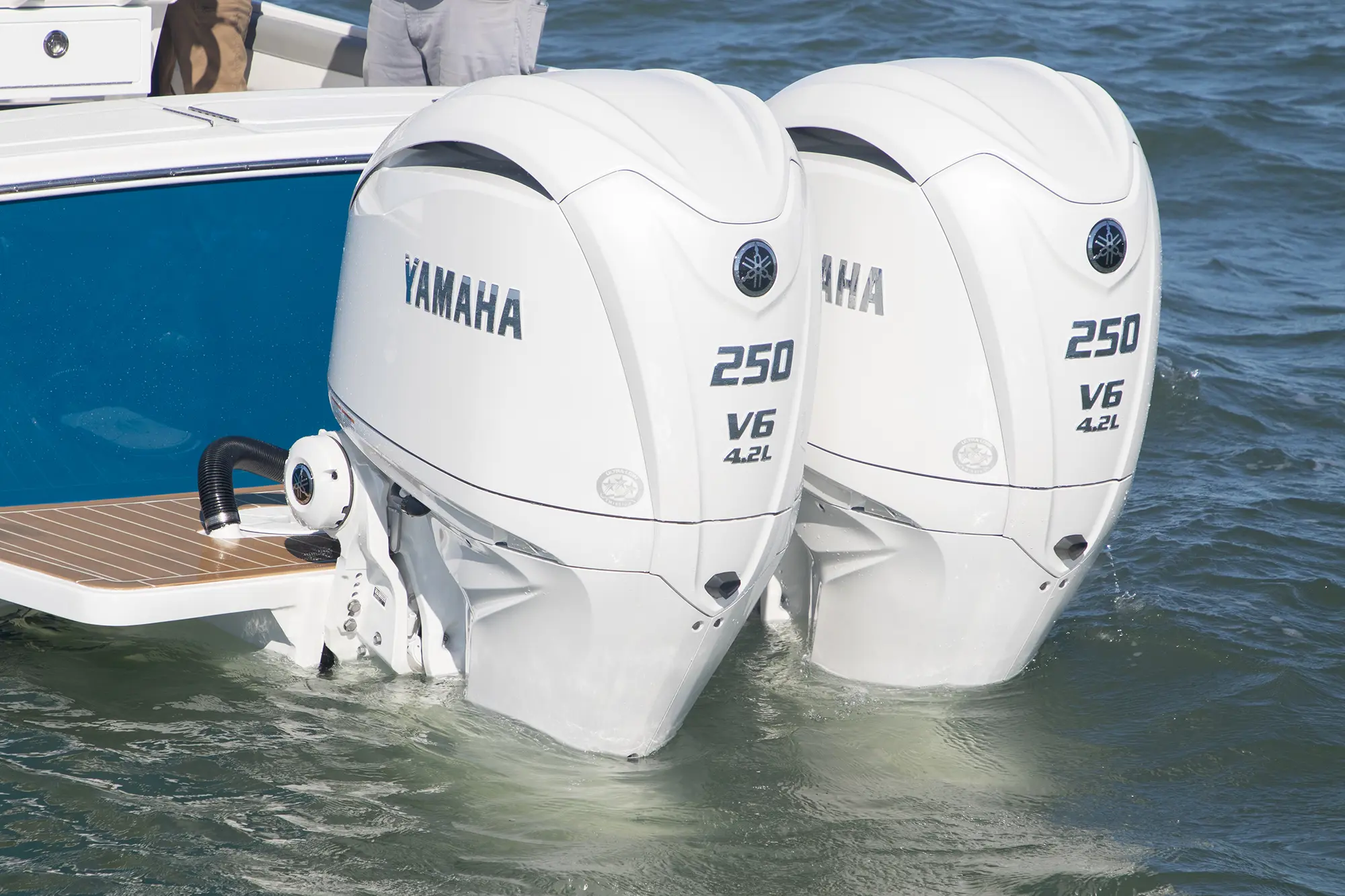 Regulator 25 Center Console Boat | Regulator Marine