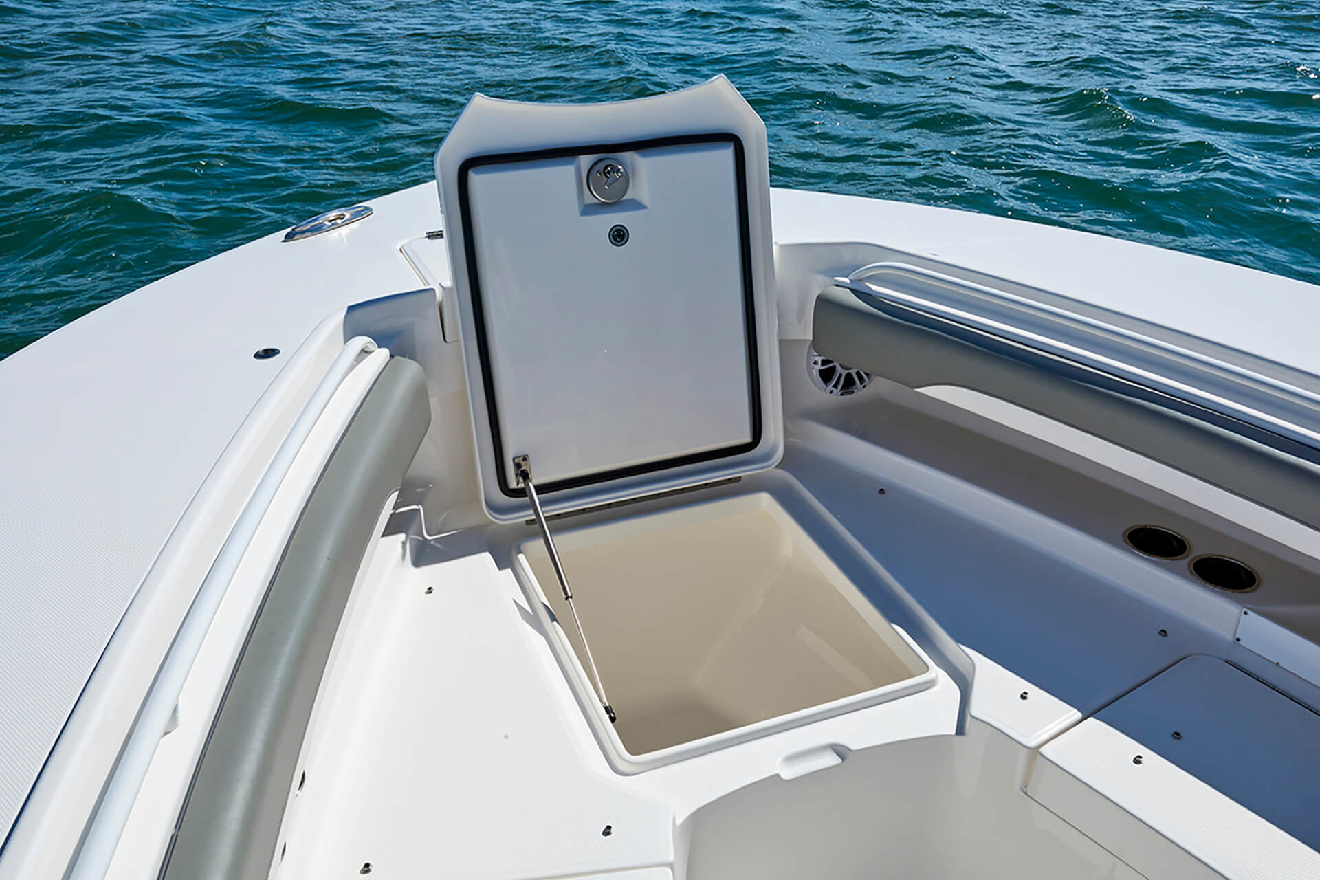 Regulator 28 Center Console Boat | Regulator Marine