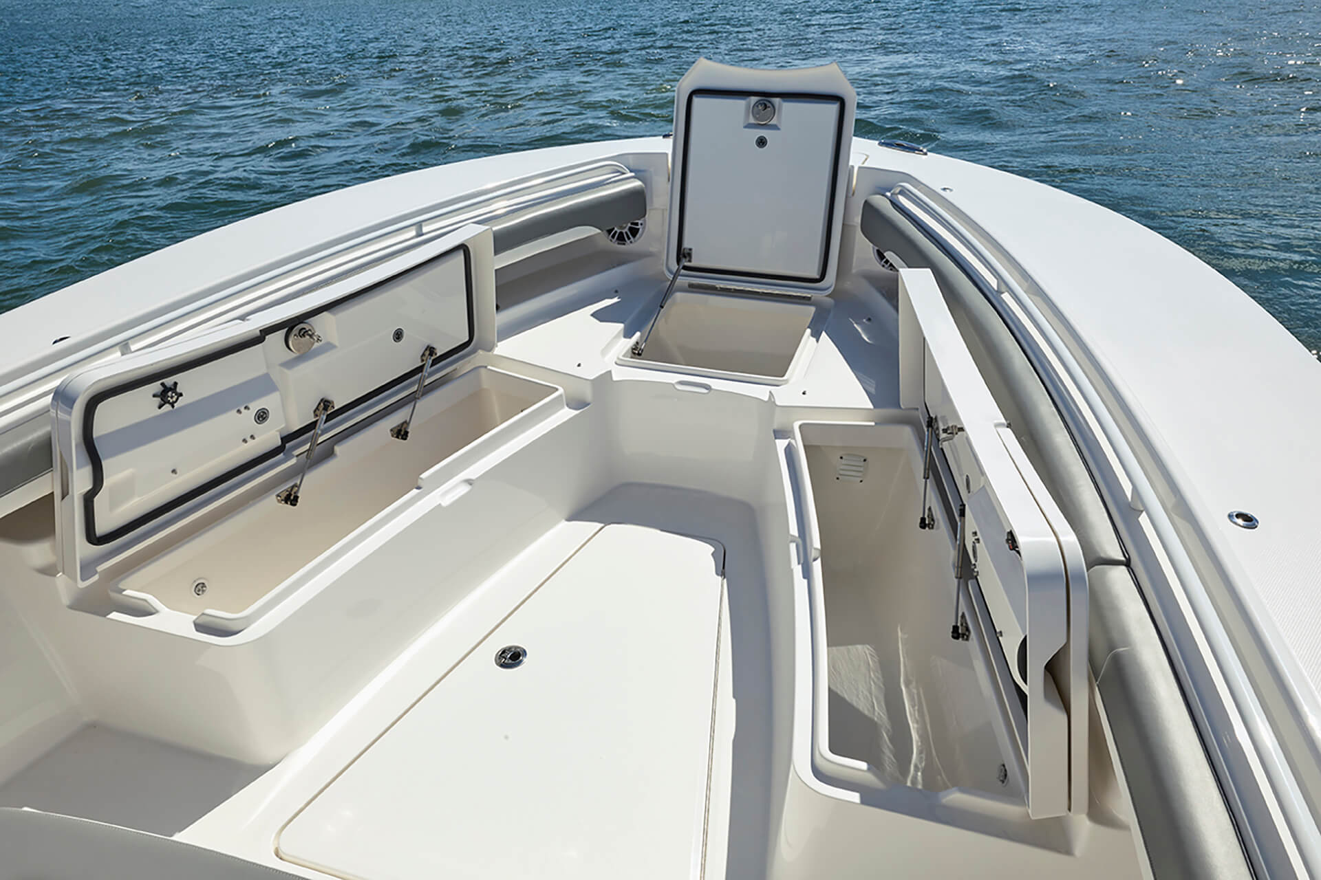 Regulator 28 Center Console Boat | Regulator Marine
