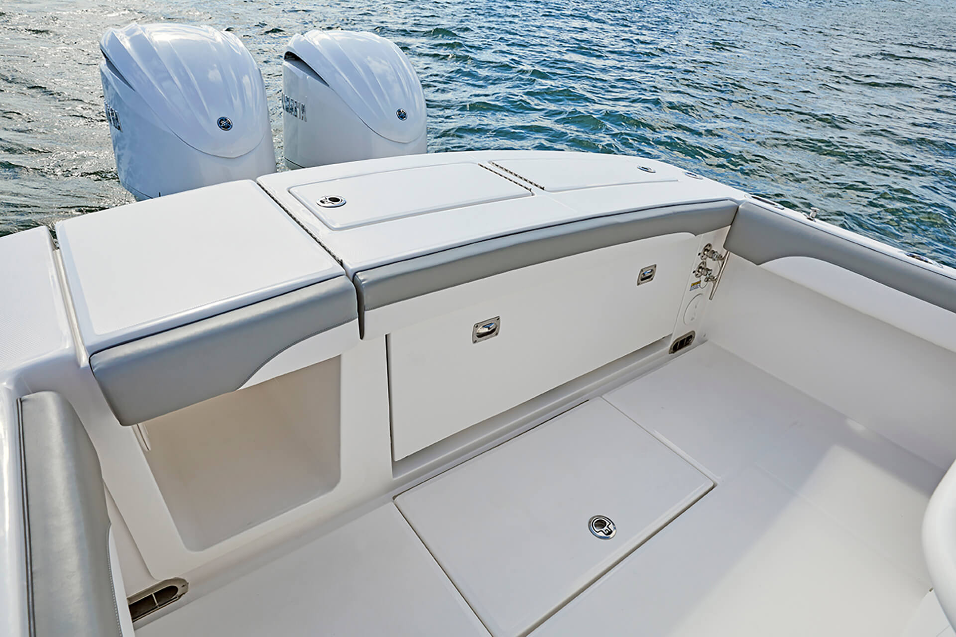 Regulator 28 Center Console Boat | Regulator Marine