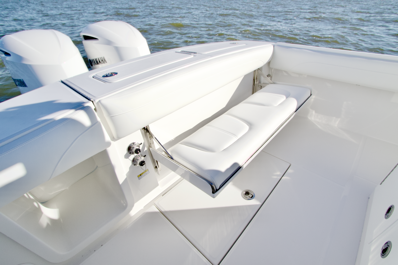 Regulator 25 Center Console Boat | Regulator Marine