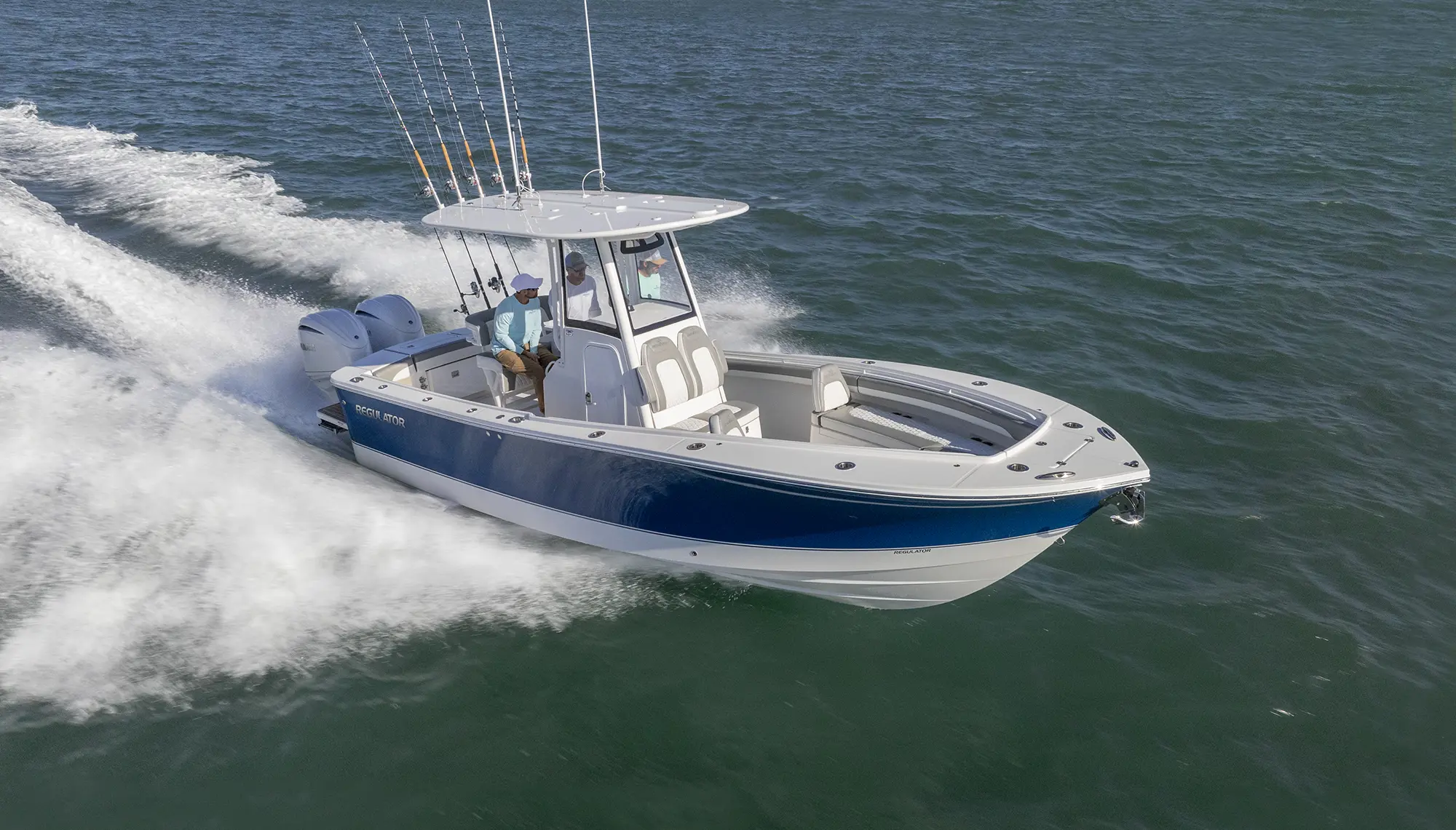 Regulator 25 Center Console Boat | Regulator Marine
