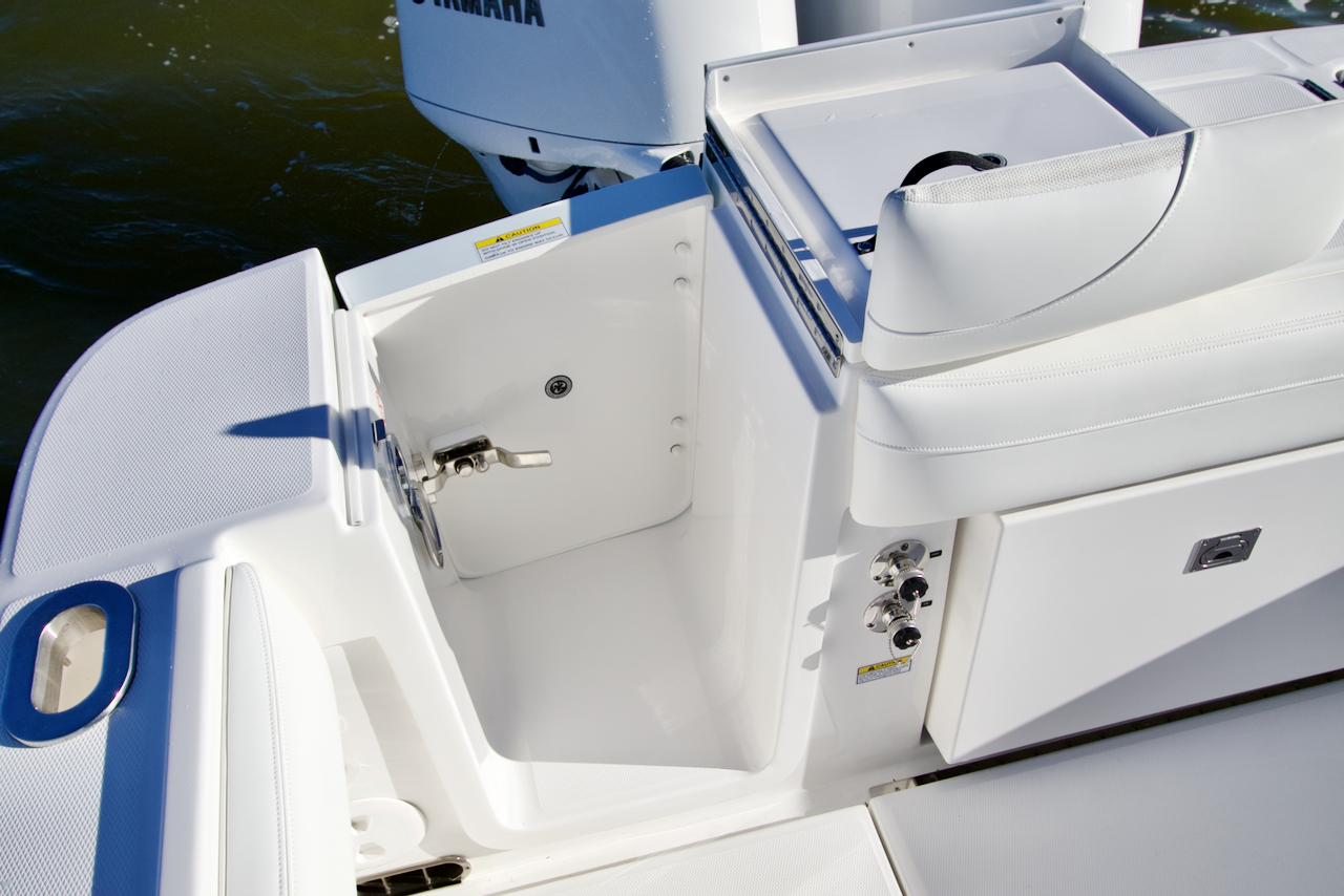 Regulator 25 Center Console Boat | Regulator Marine