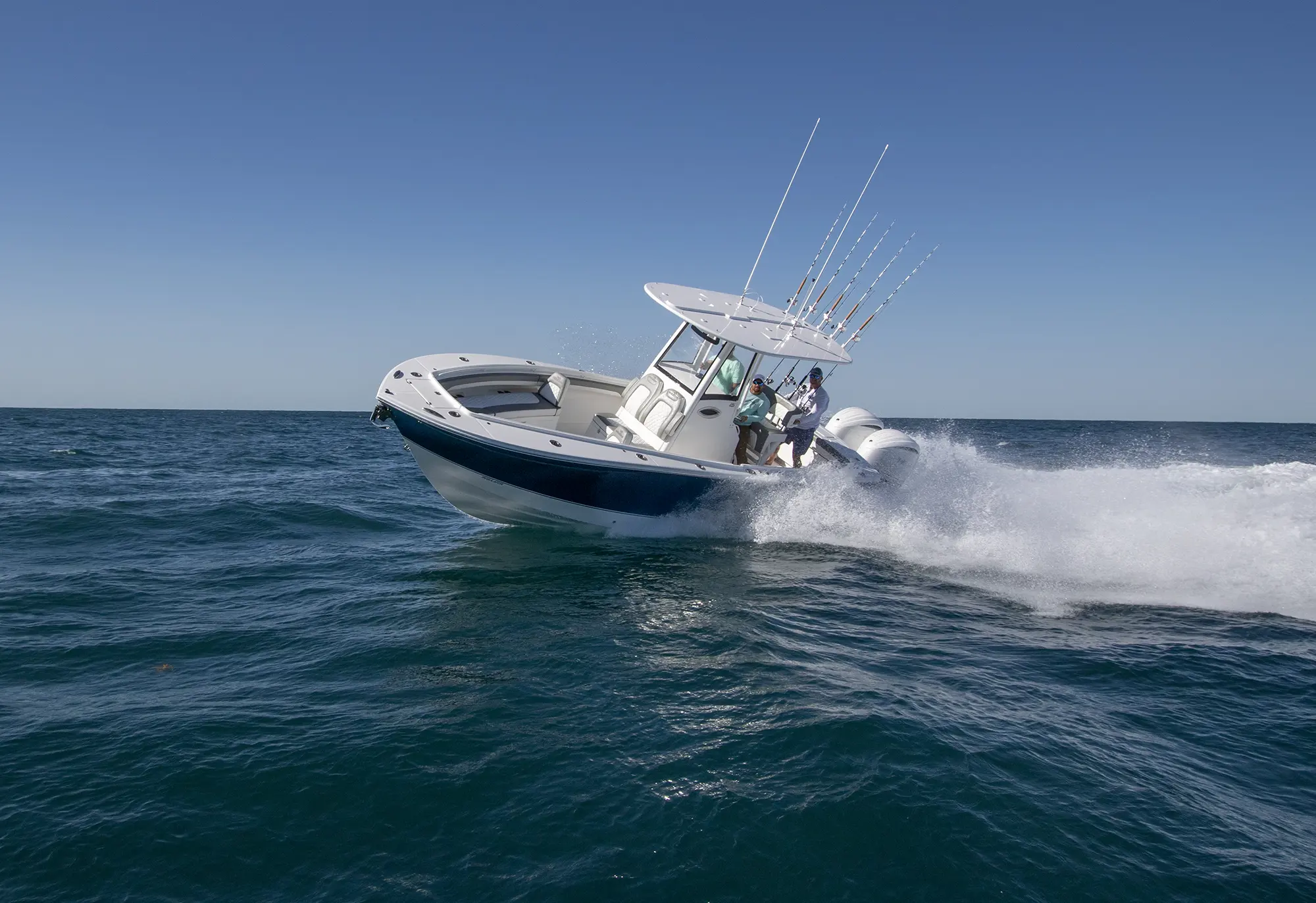 Regulator 25 Center Console Boat | Regulator Marine
