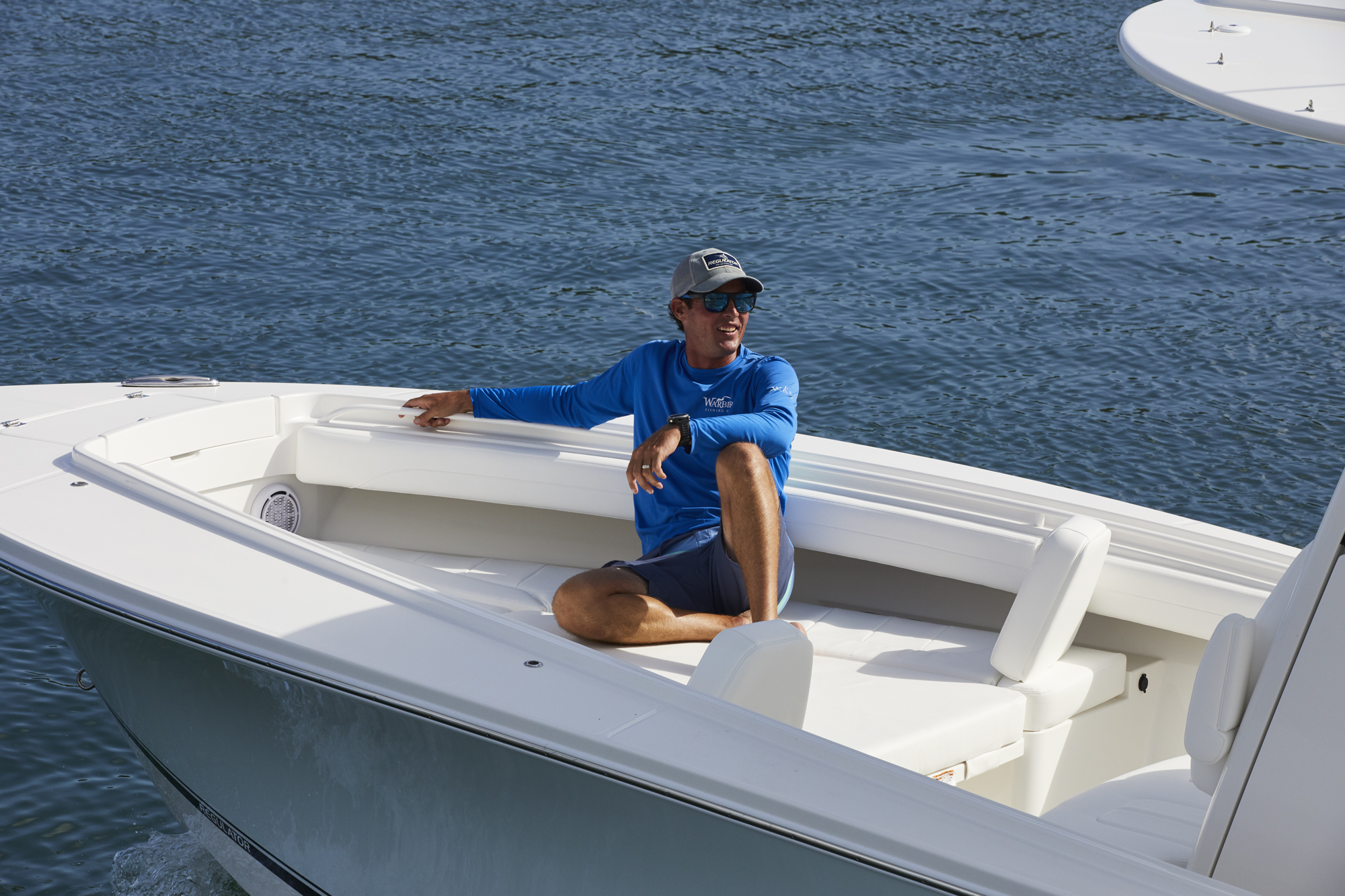 Regulator 25 Center Console Boat | Regulator Marine