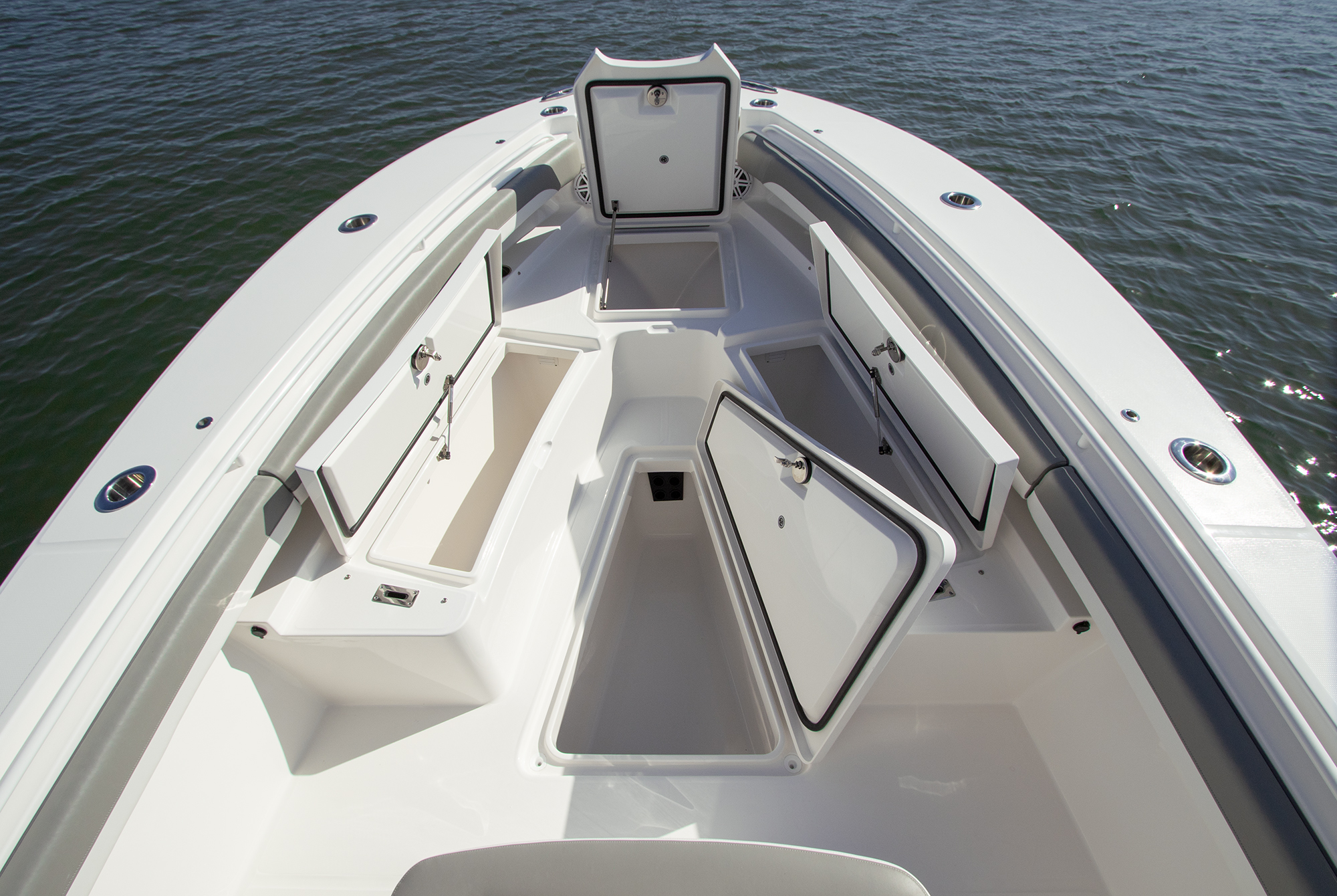 Regulator 25 Center Console Boat | Regulator Marine