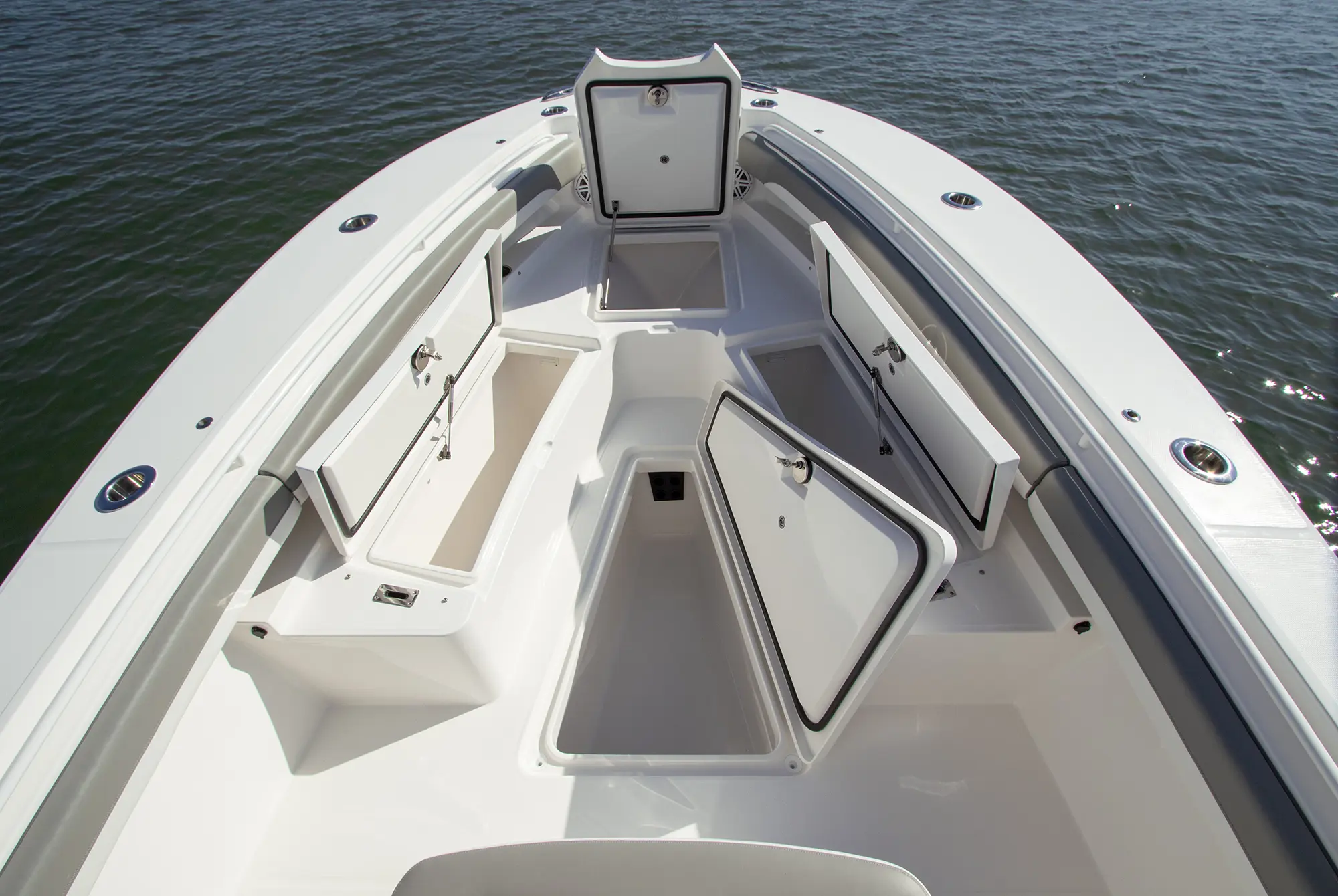 Regulator 25 Center Console Boat | Regulator Marine