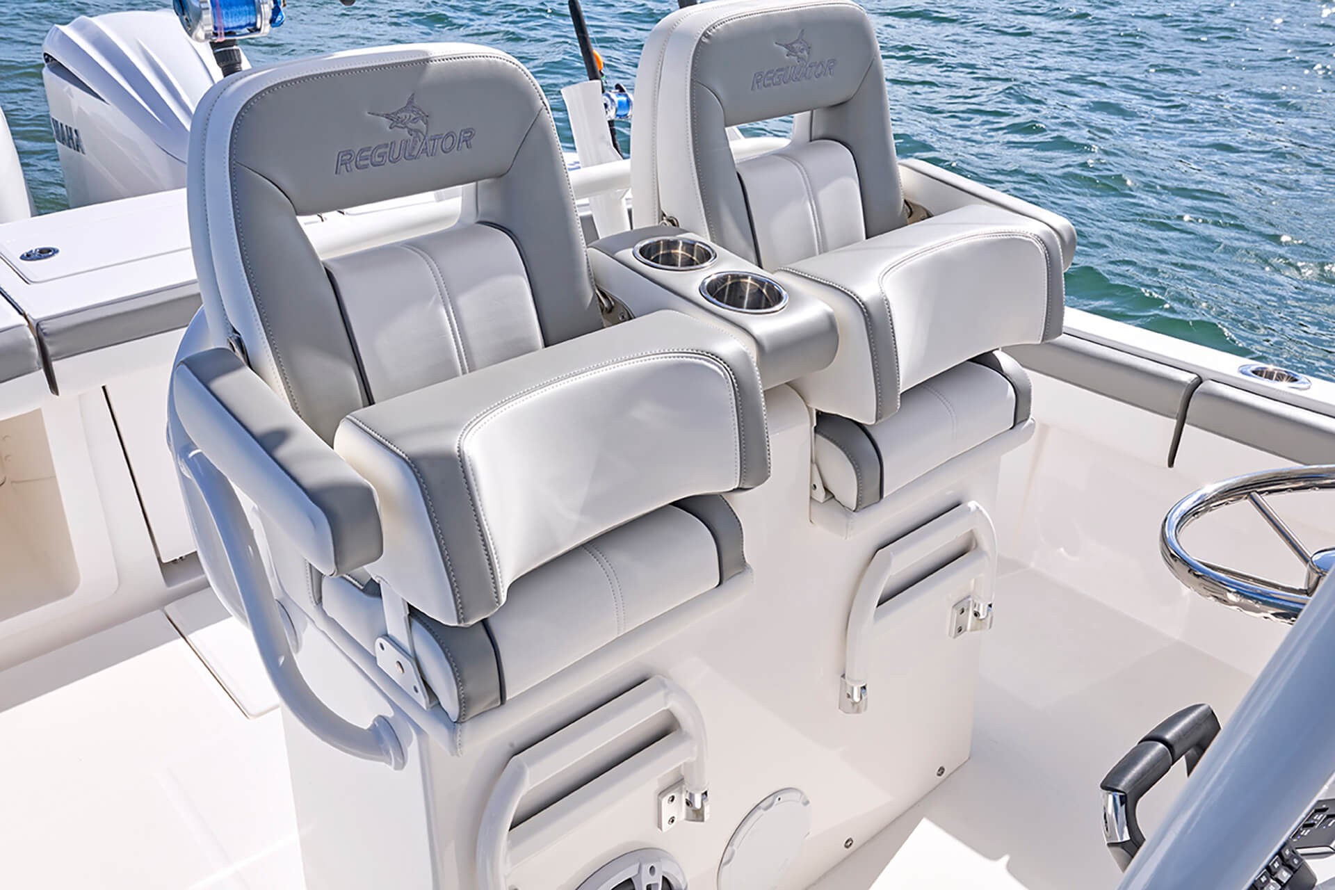 Regulator 28 Center Console Boat | Regulator Marine