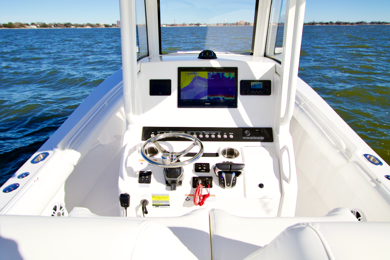 Regulator 25 Center Console Boat | Regulator Marine