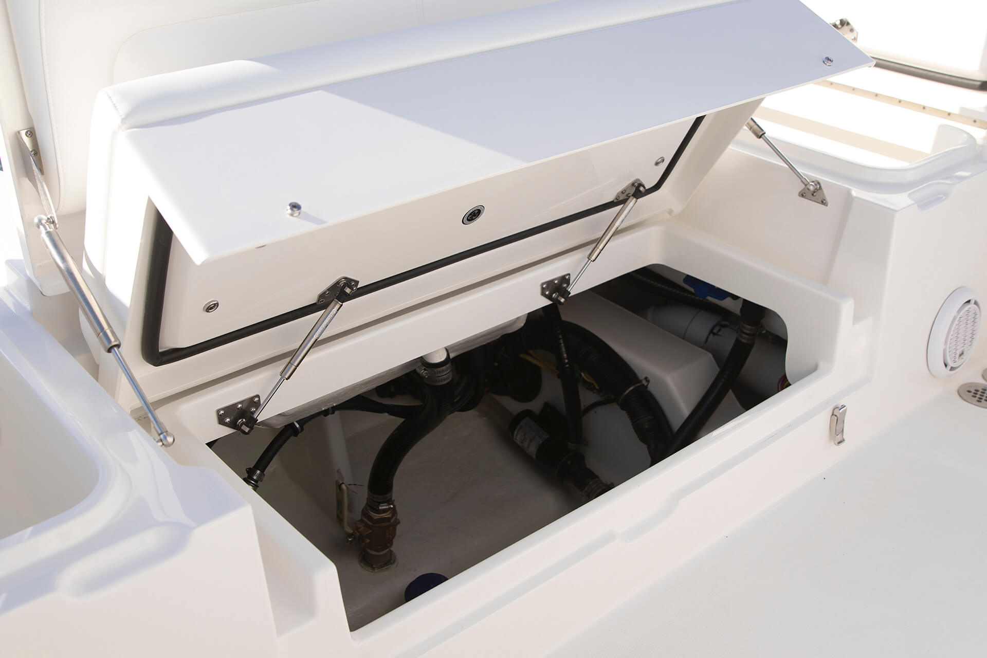 Regulator 24XO: Versatile Center Console | Regulator Marine